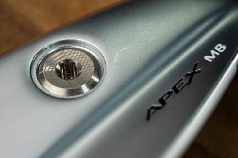 キャロウェイ新作「APEX MB」アイアン ～重心に影響を与えない設計～